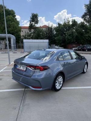 Pelēks Toyota Corolla 2022 Viļņa, ar dzinēja tilpumu 1.49 L un nobraukumu 110 tūkst. km par 15899 €, foto 5 vietnē AUTOMOTO.COM.LV