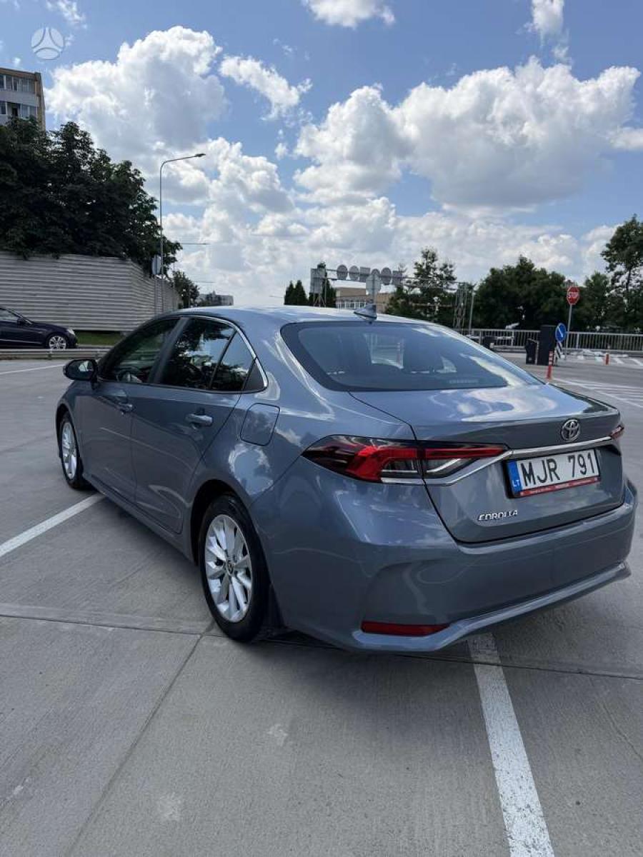 Pelēks Toyota Corolla 2022 Viļņa, ar dzinēja tilpumu 1.49 L un nobraukumu 110 tūkst. km par 15899 €, foto 7 vietnē AUTOMOTO.COM.LV