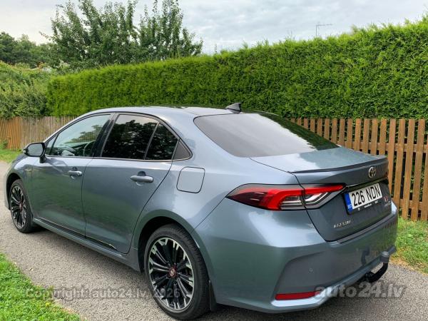 Grey Toyota Corolla 2022 in Tallinn, with an engine capacity of 1.80 L and mileage of 59 thousand km for 23900 €, photo 2 on AUTOMOTO.COM.LV