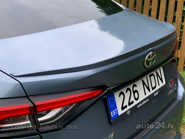 Grey Toyota Corolla 2022 in Tallinn, with an engine capacity of 1.80 L and mileage of 59 thousand km for 23900 €, photo 4 on AUTOMOTO.COM.LV