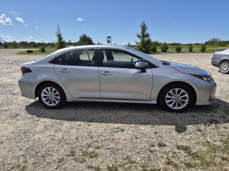 Pelēks Toyota Corolla 2022 Klaipėda, ar dzinēja tilpumu 1.49 L un nobraukumu 87 tūkst. km par 15500 €, foto 5 vietnē AUTOMOTO.COM.LV