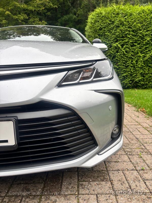 Pelēks Toyota Corolla 2022 Tallina, ar dzinēja tilpumu 1.50 L un nobraukumu 63 tūkst. km par 18000 €, foto 3 vietnē AUTOMOTO.COM.LV