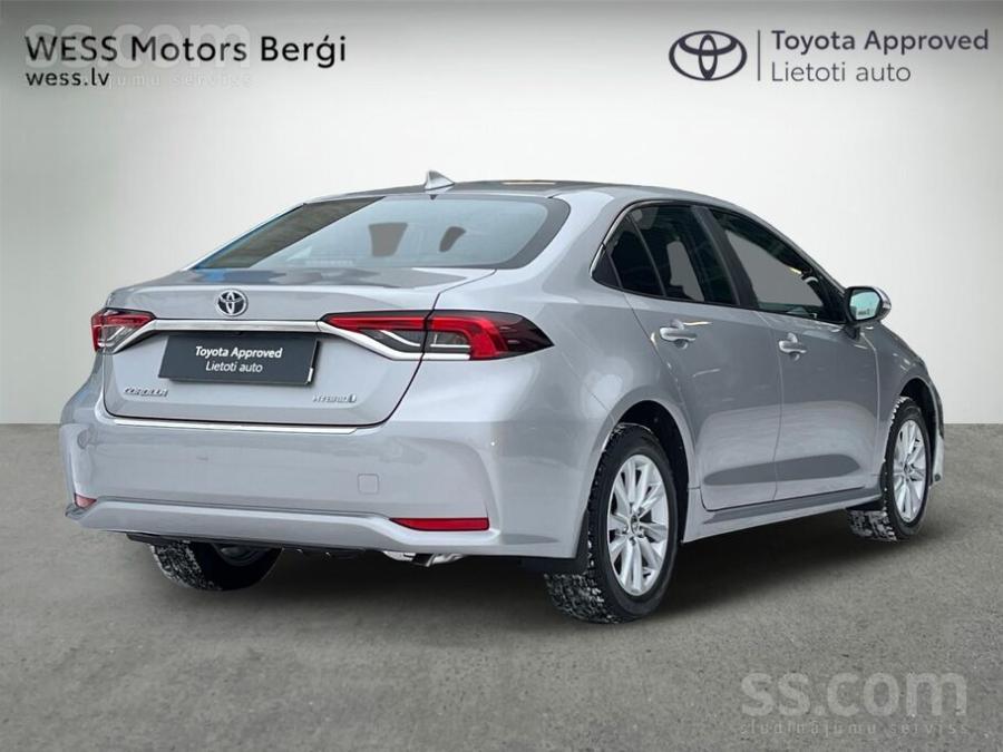Pelēks Toyota Corolla 2023 Rīga, ar dzinēja tilpumu 1.80 L un nobraukumu 73 tūkst. km par 22490 €, foto 3 vietnē AUTOMOTO.COM.LV