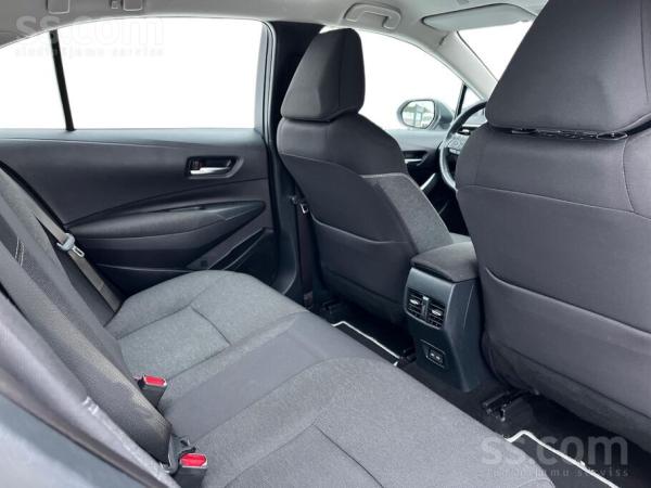 Grey Toyota Corolla 2023 in Riga, with an engine capacity of 1.80 L and mileage of 73 thousand km for 22490 €, photo 7 on AUTOMOTO.COM.LV