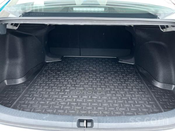 Grey Toyota Corolla 2023 in Riga, with an engine capacity of 1.80 L and mileage of 73 thousand km for 22490 €, photo 10 on AUTOMOTO.COM.LV