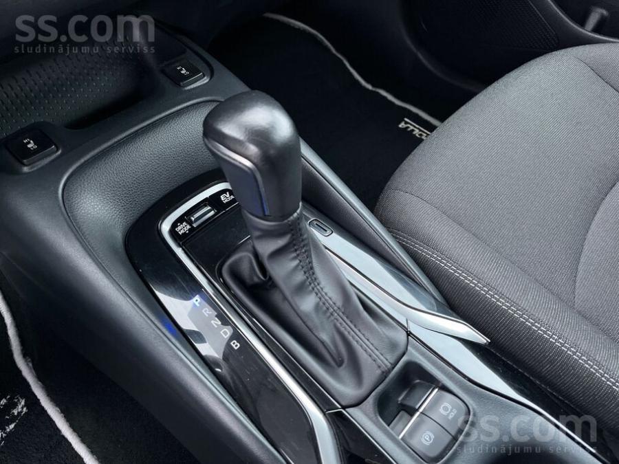 Pelēks Toyota Corolla 2023 Rīga, ar dzinēja tilpumu 1.80 L un nobraukumu 73 tūkst. km par 22490 €, foto 16 vietnē AUTOMOTO.COM.LV