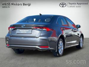 Pelēks Toyota Corolla 2023 Rīga, ar dzinēja tilpumu 1.80 L un nobraukumu 69 tūkst. km par 21990 €, foto 3 vietnē AUTOMOTO.COM.LV