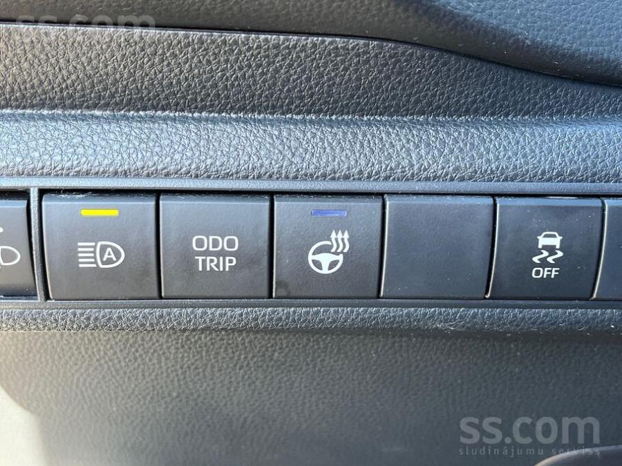 Pelēks Toyota Corolla 2023 Rīga, ar dzinēja tilpumu 1.80 L un nobraukumu 69 tūkst. km par 21990 €, foto 15 vietnē AUTOMOTO.COM.LV