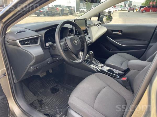 Pelēks Toyota Corolla 2023 Rīga, ar dzinēja tilpumu 1.50 L un nobraukumu 85 tūkst. km par 14900 €, foto 3 vietnē AUTOMOTO.COM.LV