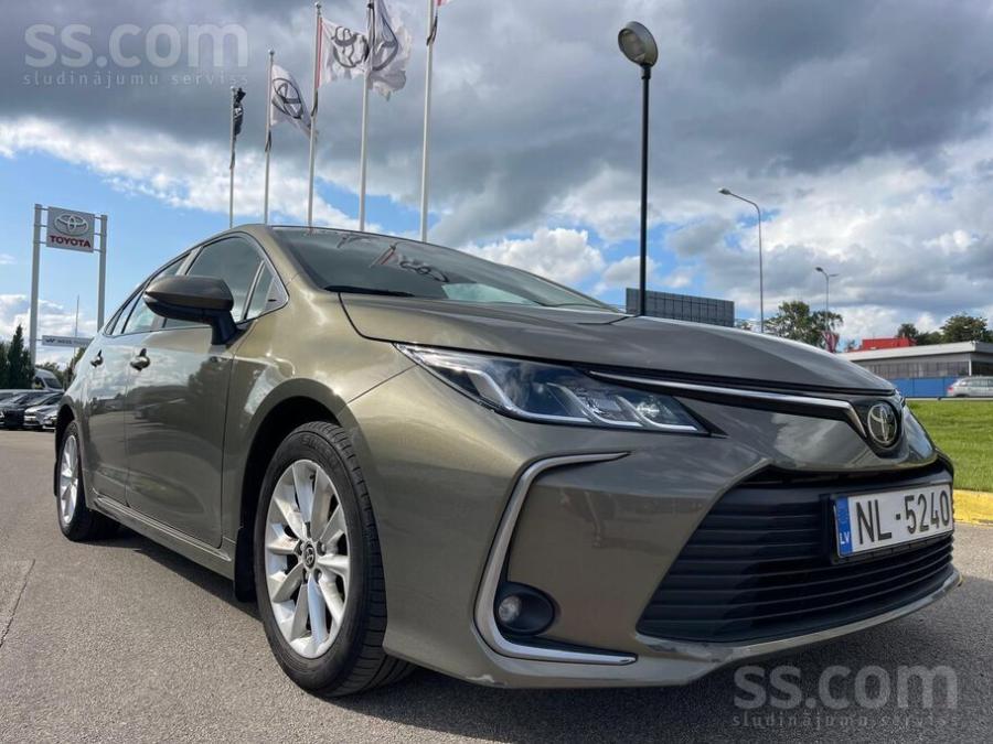 Grey Toyota Corolla 2023 in Riga, with an engine capacity of 1.50 L and mileage of 85 thousand km for 14900 €, photo 5 on AUTOMOTO.COM.LV