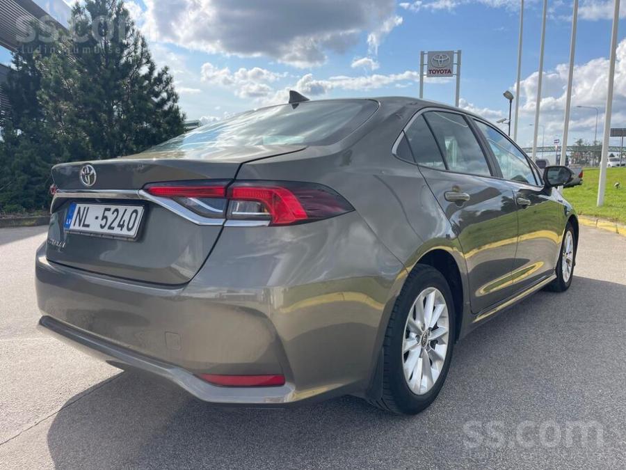 Grey Toyota Corolla 2023 in Riga, with an engine capacity of 1.50 L and mileage of 85 thousand km for 14900 €, photo 8 on AUTOMOTO.COM.LV