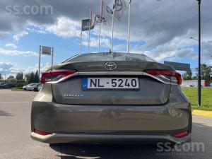 Grey Toyota Corolla 2023 in Riga, with an engine capacity of 1.50 L and mileage of 85 thousand km for 14900 €, photo 9 on AUTOMOTO.COM.LV