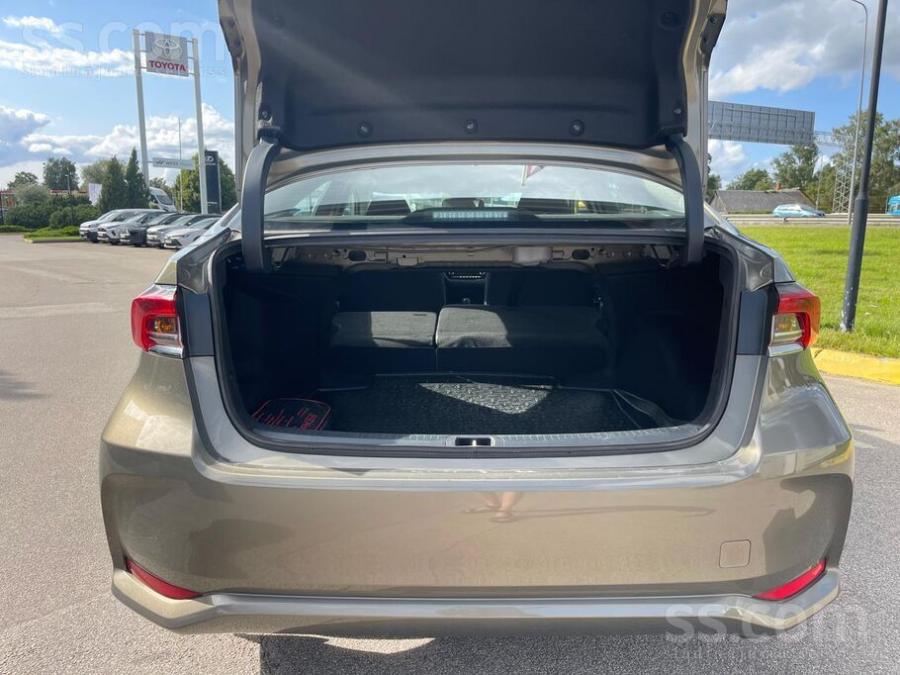 Grey Toyota Corolla 2023 in Riga, with an engine capacity of 1.50 L and mileage of 85 thousand km for 14900 €, photo 10 on AUTOMOTO.COM.LV