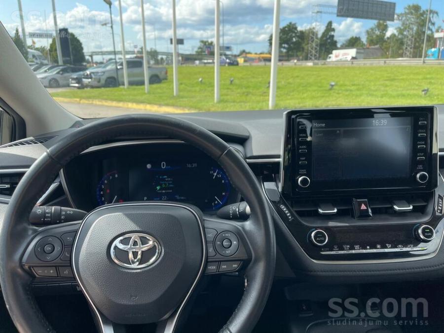 Grey Toyota Corolla 2023 in Riga, with an engine capacity of 1.50 L and mileage of 85 thousand km for 14900 €, photo 14 on AUTOMOTO.COM.LV