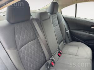 Pelēks Toyota Corolla 2023 Rīga, ar dzinēja tilpumu 1.50 L un nobraukumu 53 tūkst. km par 17900 €, foto 8 vietnē AUTOMOTO.COM.LV