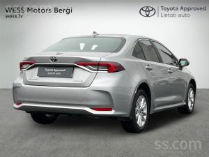 Grey Toyota Corolla 2023 in Riga, with an engine capacity of 1.80 L and mileage of 67 thousand km for 21990 €, photo 3 on AUTOMOTO.COM.LV