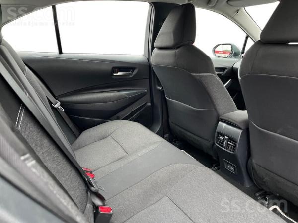 Grey Toyota Corolla 2023 in Riga, with an engine capacity of 1.80 L and mileage of 67 thousand km for 21990 €, photo 7 on AUTOMOTO.COM.LV