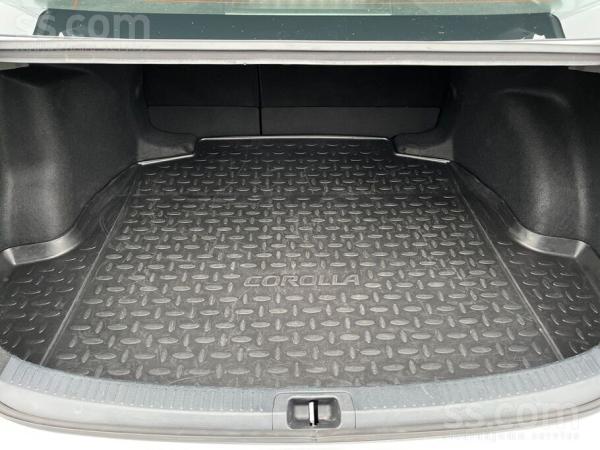 Grey Toyota Corolla 2023 in Riga, with an engine capacity of 1.80 L and mileage of 67 thousand km for 21990 €, photo 10 on AUTOMOTO.COM.LV