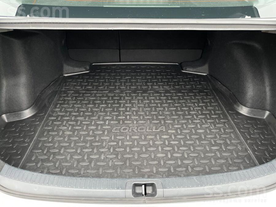 Grey Toyota Corolla 2023 in Riga, with an engine capacity of 1.80 L and mileage of 67 thousand km for 21990 €, photo 11 on AUTOMOTO.COM.LV