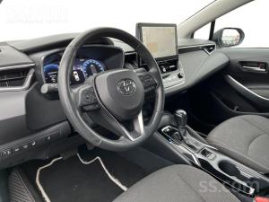 Grey Toyota Corolla 2023 in Riga, with an engine capacity of 1.80 L and mileage of 67 thousand km for 21990 €, photo 12 on AUTOMOTO.COM.LV