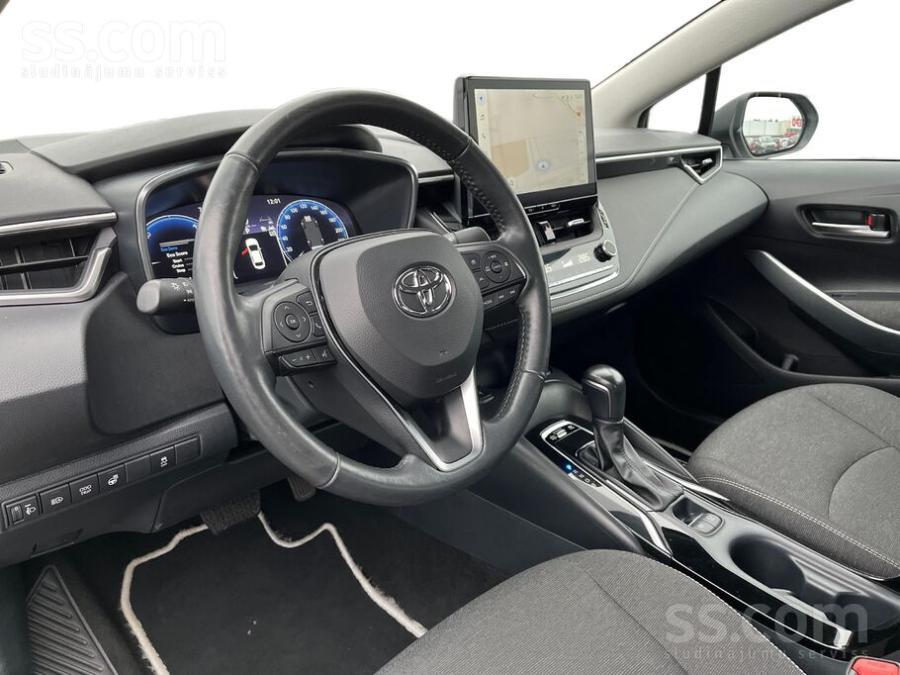 Grey Toyota Corolla 2023 in Riga, with an engine capacity of 1.80 L and mileage of 67 thousand km for 21990 €, photo 12 on AUTOMOTO.COM.LV