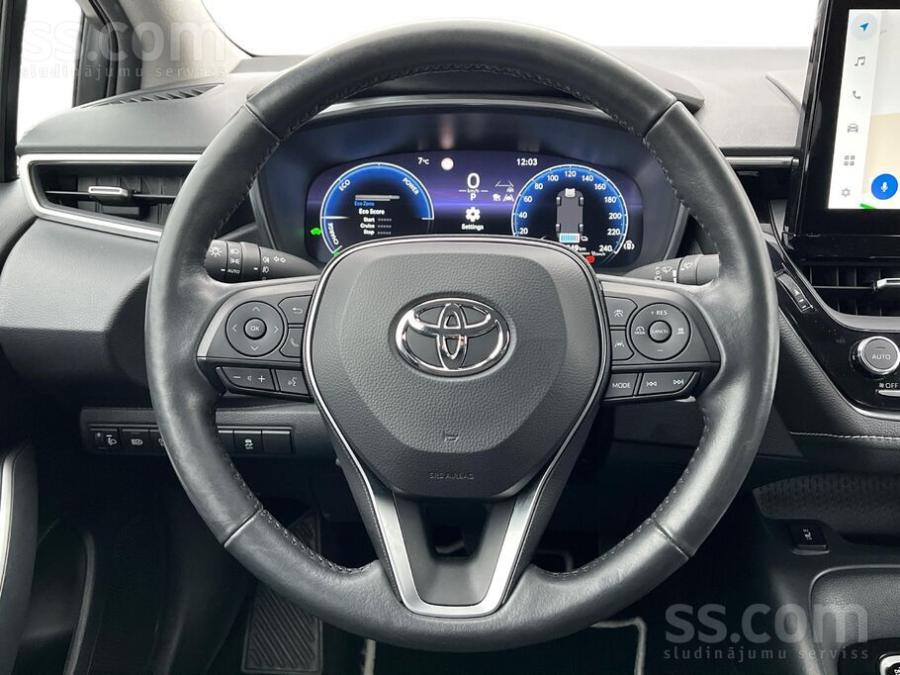 Grey Toyota Corolla 2023 in Riga, with an engine capacity of 1.80 L and mileage of 67 thousand km for 21990 €, photo 13 on AUTOMOTO.COM.LV