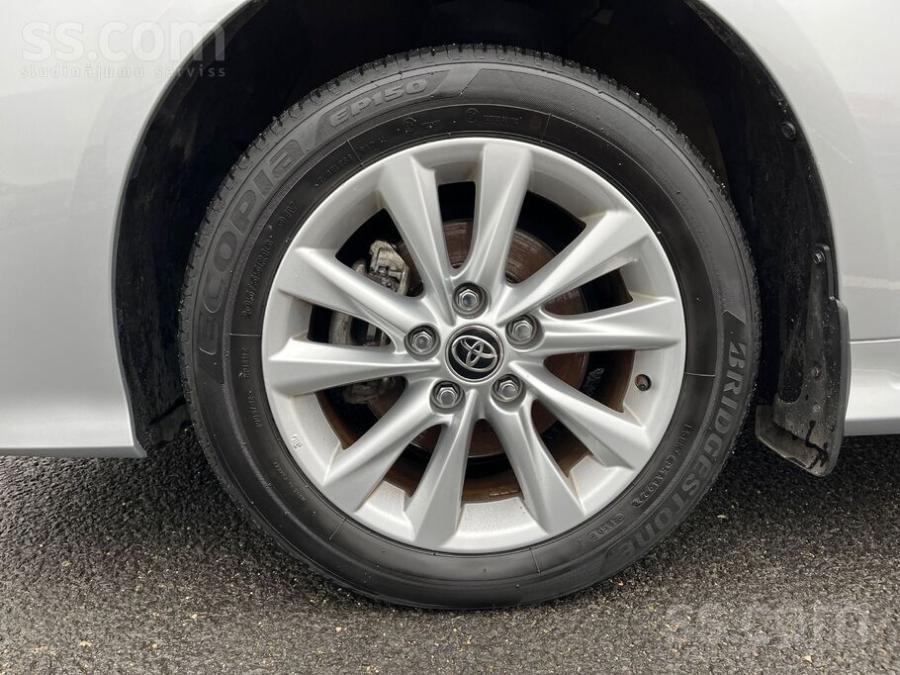 Grey Toyota Corolla 2023 in Riga, with an engine capacity of 1.80 L and mileage of 67 thousand km for 21990 €, photo 22 on AUTOMOTO.COM.LV