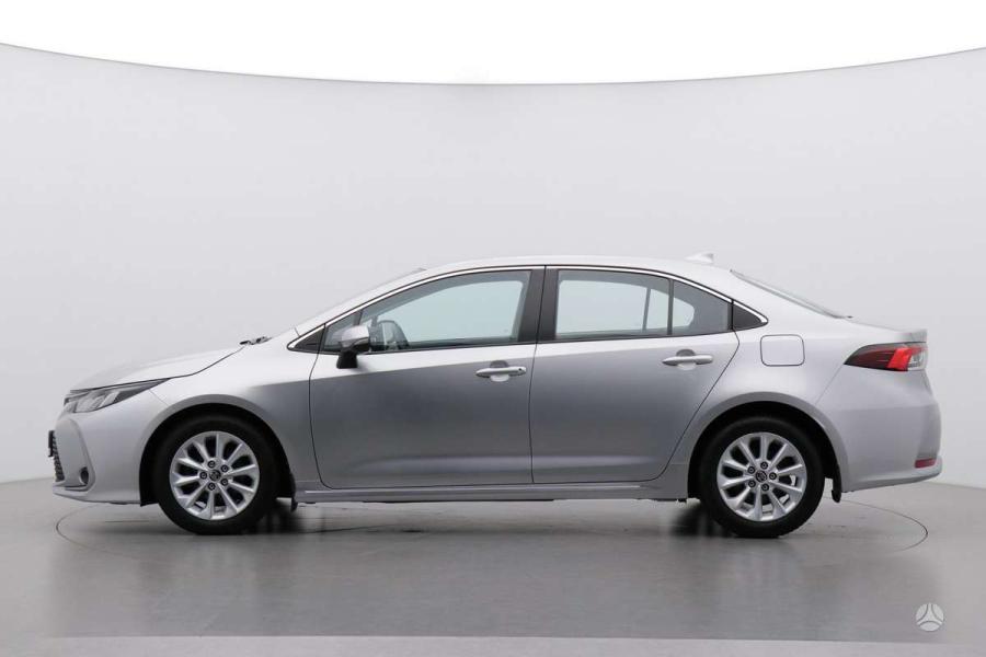 Grey Toyota Corolla 2023 in Vilnius, with an engine capacity of 1.49 L and mileage of 107 thousand km for 19900 €, photo 5 on AUTOMOTO.COM.LV
