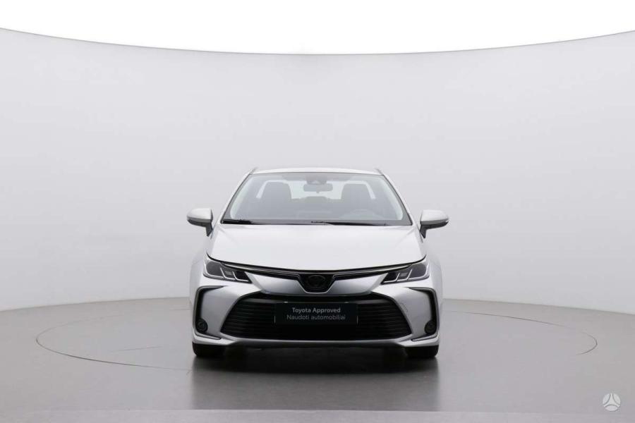 Grey Toyota Corolla 2023 in Vilnius, with an engine capacity of 1.49 L and mileage of 107 thousand km for 19900 €, photo 7 on AUTOMOTO.COM.LV