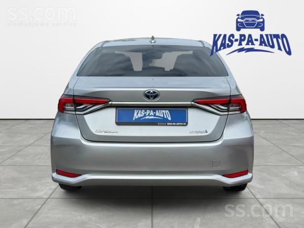 Серый Тойота Королла 2023 в Рига, объемом двигателя 1.80 л и пробегом 90 тыс. км за 19500 €, фото 3 на AUTOMOTO.COM.LV
