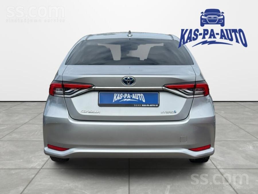 Pelēks Toyota Corolla 2023 Rīga, ar dzinēja tilpumu 1.80 L un nobraukumu 90 tūkst. km par 19500 €, foto 4 vietnē AUTOMOTO.COM.LV