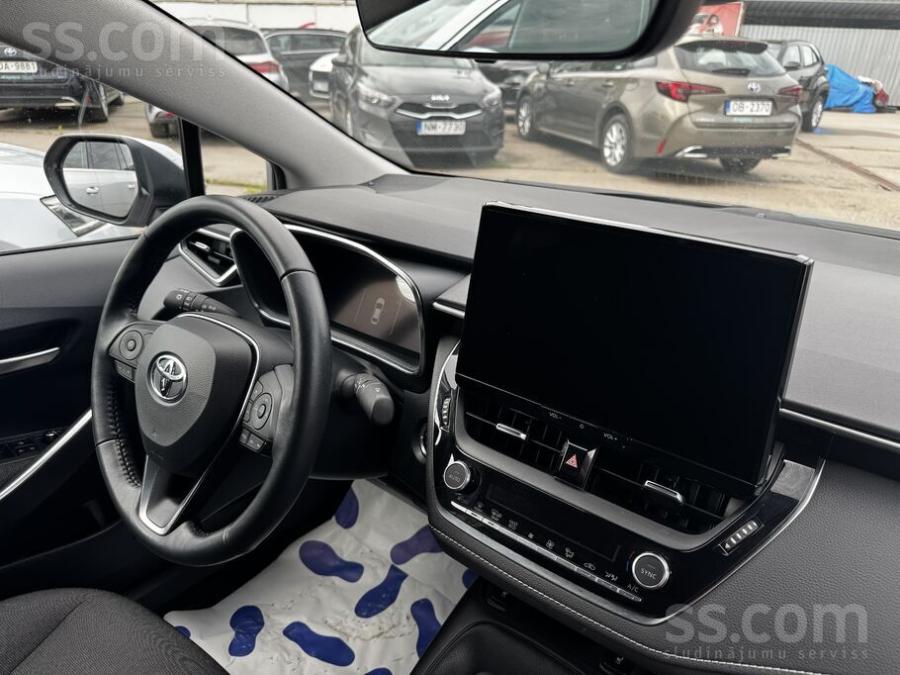 Pelēks Toyota Corolla 2023 Rīga, ar dzinēja tilpumu 1.80 L un nobraukumu 90 tūkst. km par 19500 €, foto 16 vietnē AUTOMOTO.COM.LV