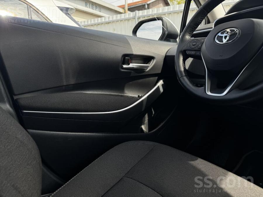 Pelēks Toyota Corolla 2023 Rīga, ar dzinēja tilpumu 1.80 L un nobraukumu 90 tūkst. km par 19500 €, foto 26 vietnē AUTOMOTO.COM.LV