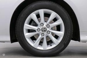 Pelēks Toyota Corolla 2023 Viļņa, ar dzinēja tilpumu 1.49 L un nobraukumu 68 tūkst. km par 19900 €, foto 17 vietnē AUTOMOTO.COM.LV