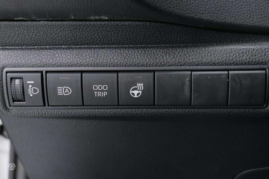 Pelēks Toyota Corolla 2023 Viļņa, ar dzinēja tilpumu 1.49 L un nobraukumu 68 tūkst. km par 19900 €, foto 22 vietnē AUTOMOTO.COM.LV