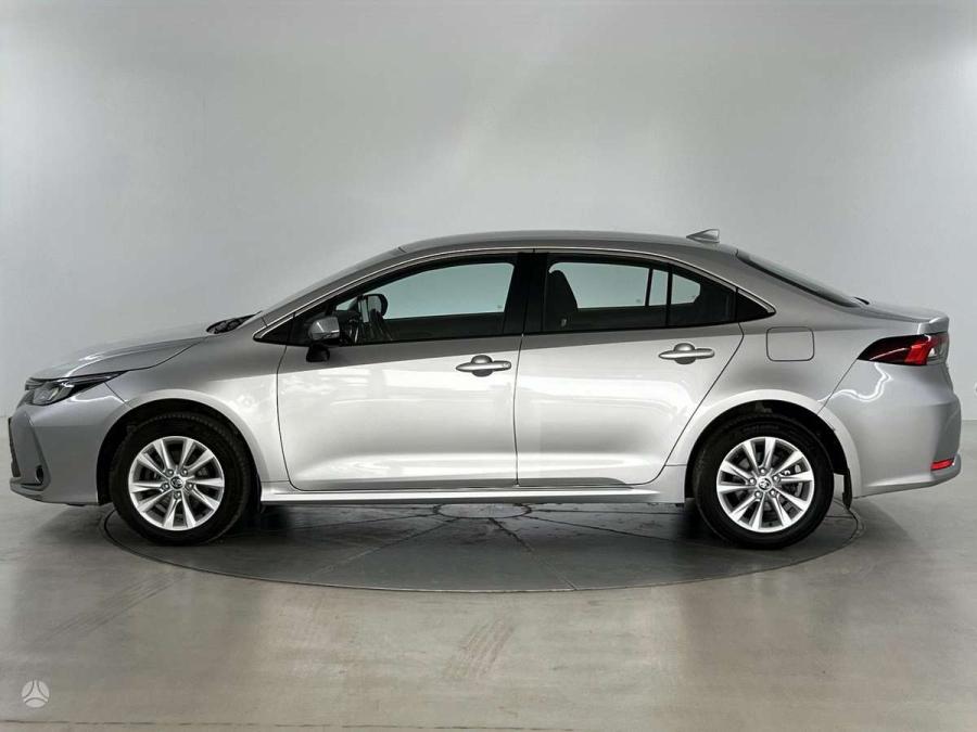 Grey Toyota Corolla 2023 in Vilnius, with an engine capacity of 1.84 L and mileage of 103 thousand km for 23900 €, photo 4 on AUTOMOTO.COM.LV