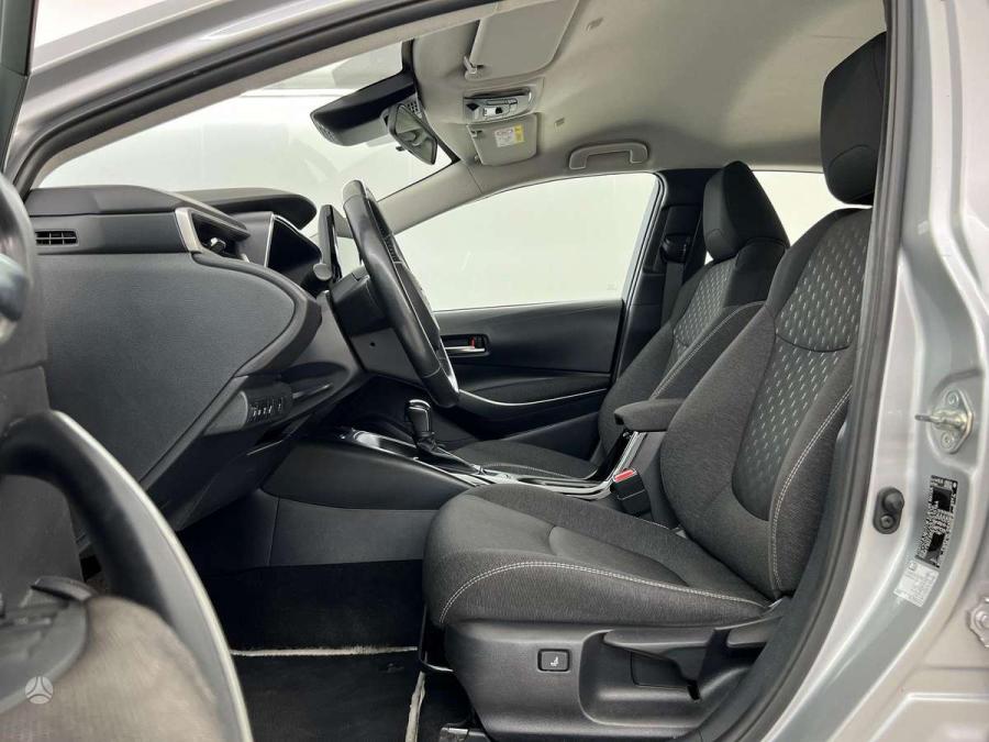 Grey Toyota Corolla 2023 in Vilnius, with an engine capacity of 1.84 L and mileage of 103 thousand km for 23900 €, photo 12 on AUTOMOTO.COM.LV