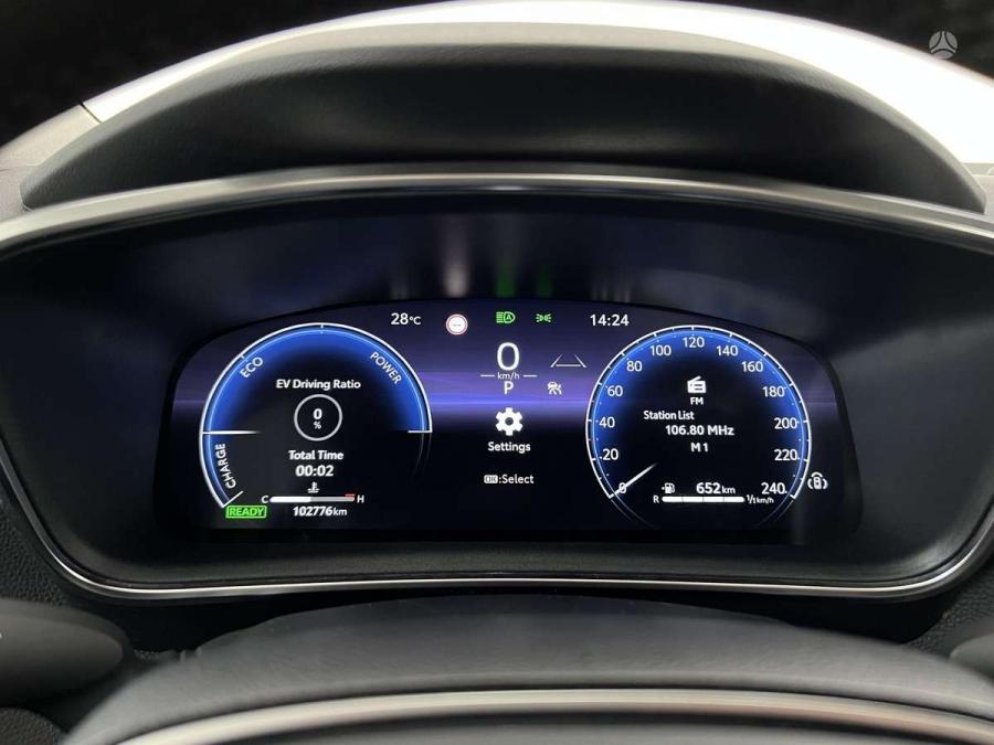 Grey Toyota Corolla 2023 in Vilnius, with an engine capacity of 1.84 L and mileage of 103 thousand km for 23900 €, photo 14 on AUTOMOTO.COM.LV