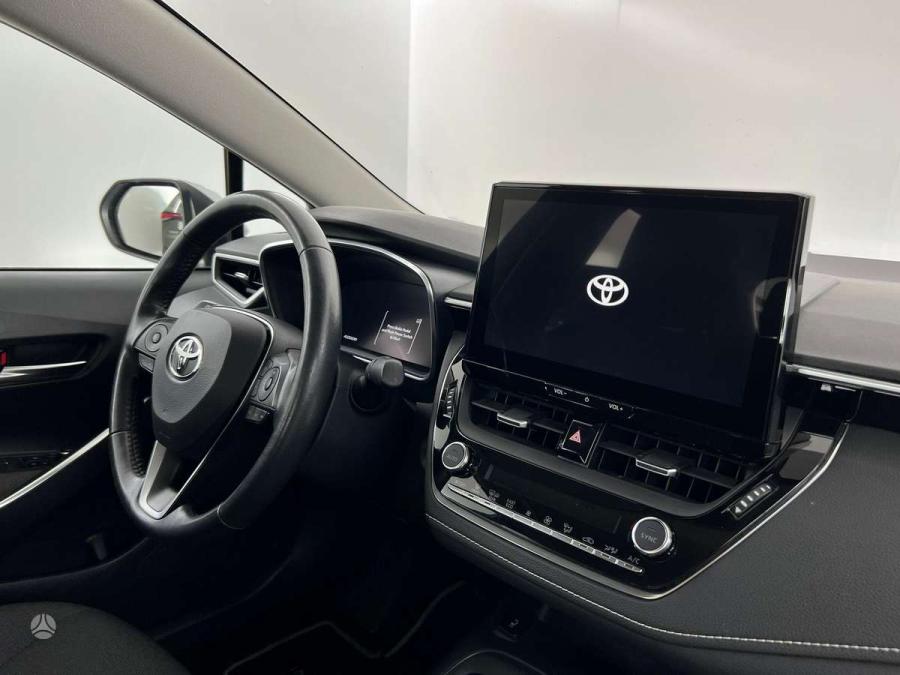 Grey Toyota Corolla 2023 in Vilnius, with an engine capacity of 1.84 L and mileage of 103 thousand km for 23900 €, photo 15 on AUTOMOTO.COM.LV