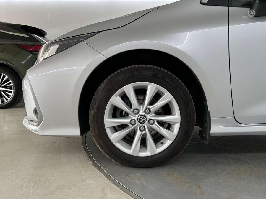 Grey Toyota Corolla 2023 in Vilnius, with an engine capacity of 1.84 L and mileage of 103 thousand km for 23900 €, photo 16 on AUTOMOTO.COM.LV
