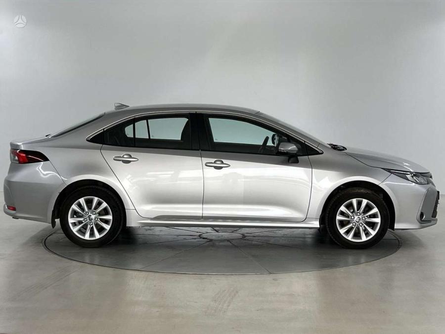 Grey Toyota Corolla 2023 in Vilnius, with an engine capacity of 1.84 L and mileage of 103 thousand km for 23900 €, photo 17 on AUTOMOTO.COM.LV