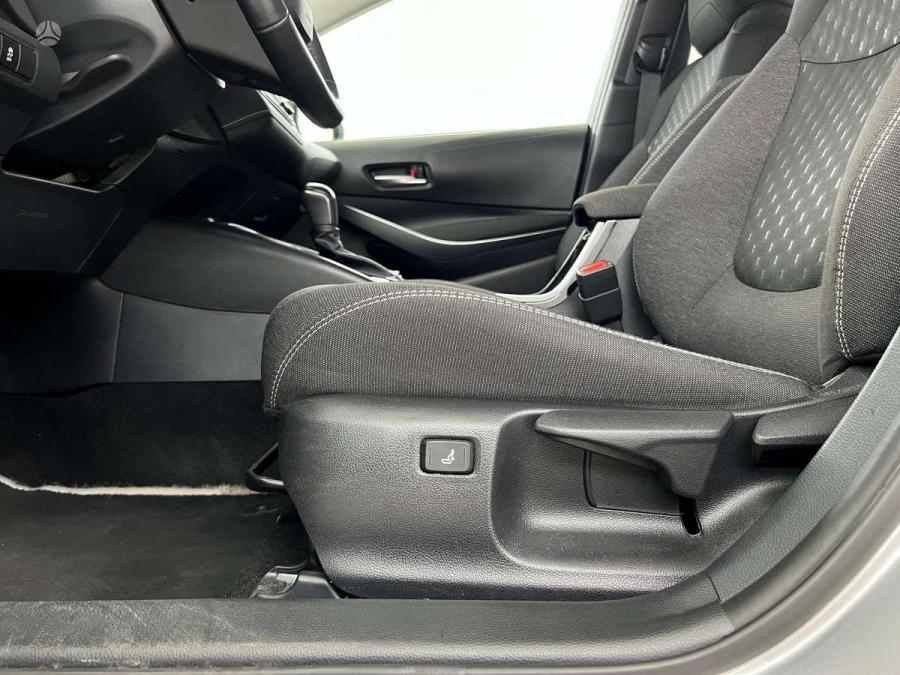 Grey Toyota Corolla 2023 in Vilnius, with an engine capacity of 1.84 L and mileage of 103 thousand km for 23900 €, photo 26 on AUTOMOTO.COM.LV