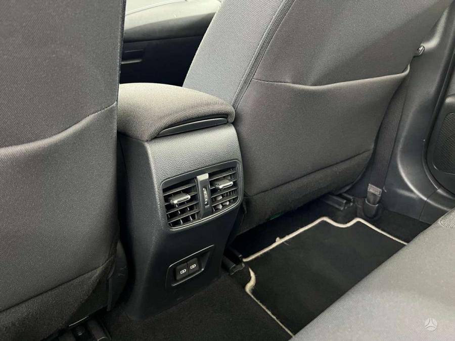 Grey Toyota Corolla 2023 in Vilnius, with an engine capacity of 1.84 L and mileage of 103 thousand km for 23900 €, photo 27 on AUTOMOTO.COM.LV