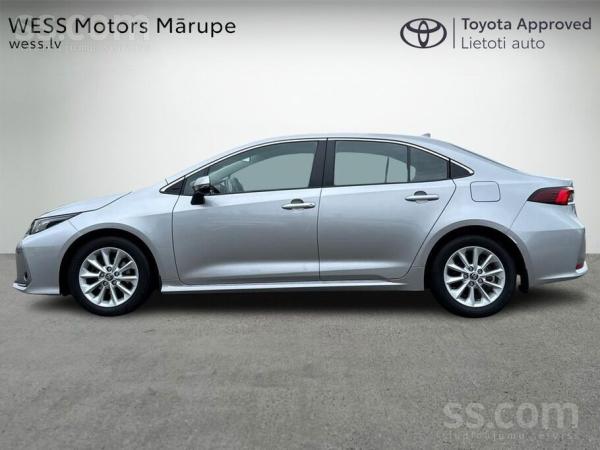 Grey Toyota Corolla 2023 in Riga, with an engine capacity of 1.50 L and mileage of 49 thousand km for 18590 €, photo 3 on AUTOMOTO.COM.LV