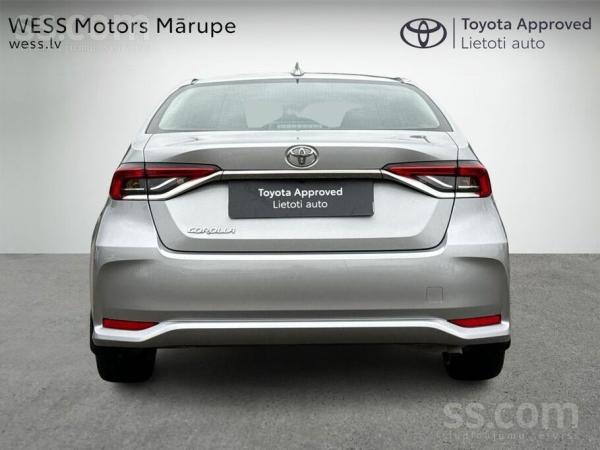 Grey Toyota Corolla 2023 in Riga, with an engine capacity of 1.50 L and mileage of 49 thousand km for 18590 €, photo 4 on AUTOMOTO.COM.LV