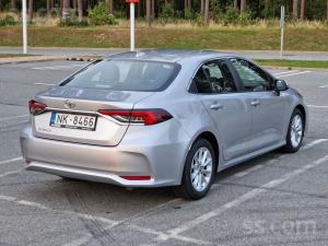 Grey Toyota Corolla 2023 in Riga, with an engine capacity of 1.50 L and mileage of 60 thousand km for 17100 €, photo 5 on AUTOMOTO.COM.LV