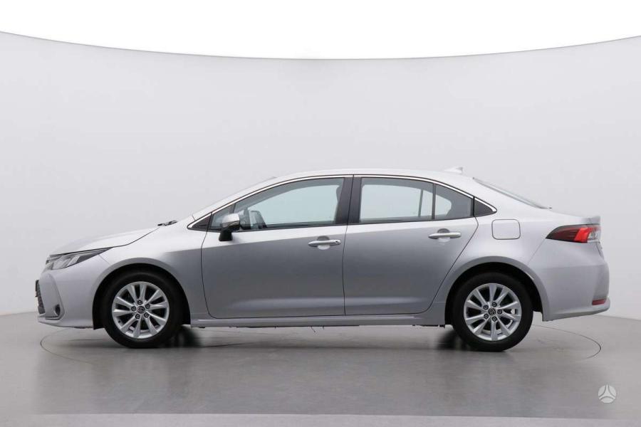 Grey Toyota Corolla 2023 in Vilnius, with an engine capacity of 1.49 L and mileage of 57 thousand km for 19900 €, photo 5 on AUTOMOTO.COM.LV