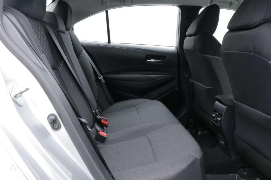 Grey Toyota Corolla 2023 in Vilnius, with an engine capacity of 1.49 L and mileage of 57 thousand km for 19900 €, photo 11 on AUTOMOTO.COM.LV