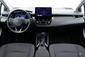 Grey Toyota Corolla 2023 in Vilnius, with an engine capacity of 1.49 L and mileage of 68 thousand km for 19900 €, photo 8 on AUTOMOTO.COM.LV