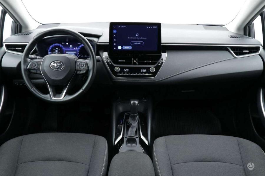 Grey Toyota Corolla 2023 in Vilnius, with an engine capacity of 1.49 L and mileage of 68 thousand km for 19900 €, photo 8 on AUTOMOTO.COM.LV